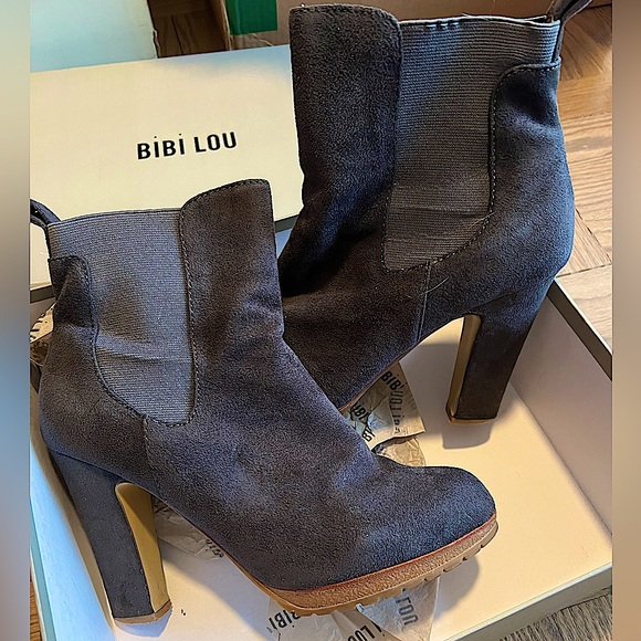 bibi lou | Shoes | Bibi Lou Grey Suede Ankle Boots Sz 39 | Poshmark